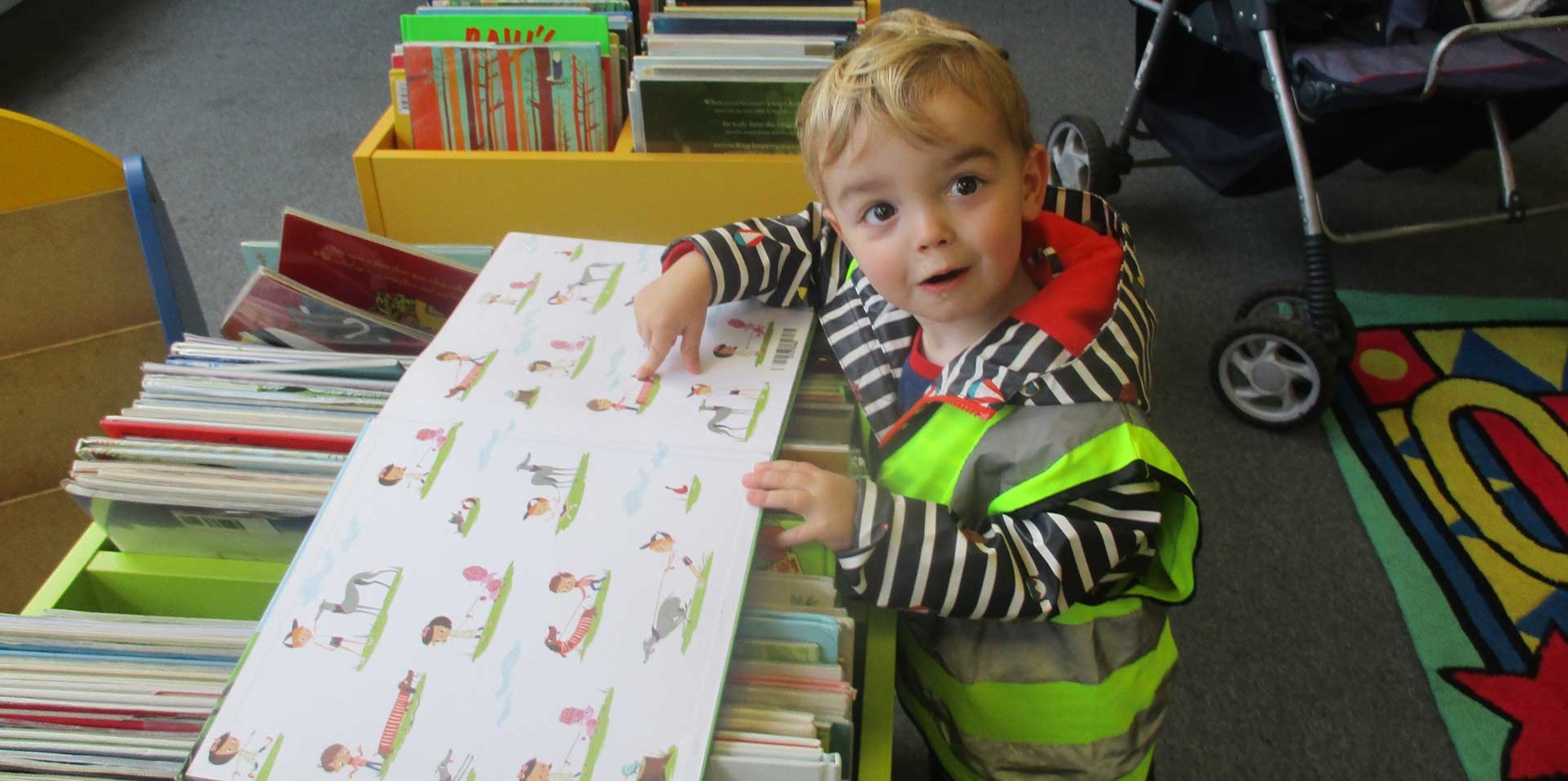 Basingstoke children visit local library